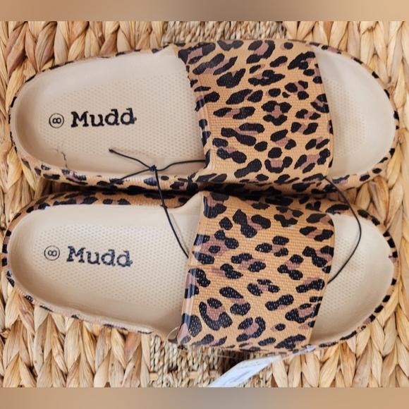 Mudd | Shoes | Mudd Leopard Aloha Cloud Foam Slides Cheetah Print ...